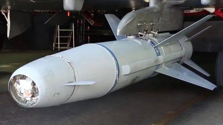 中东天花板存在，以色列顶级武器，AGM-142空地导弹有多先进？|以色列|空地导弹_新浪新闻