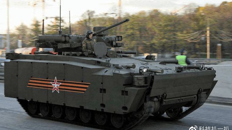 全球唯一一款第四代主战，T-15重型步兵战车太强了，其重有48吨！|步兵战车|阿玛塔|俄军_新浪新闻