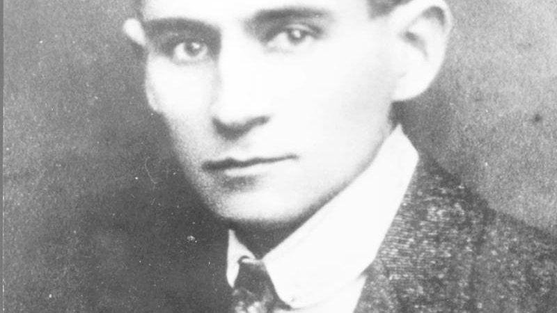 卡夫卡说：人要生活，就一定要有信仰。|美好人生|信仰|卡夫卡_新浪新闻