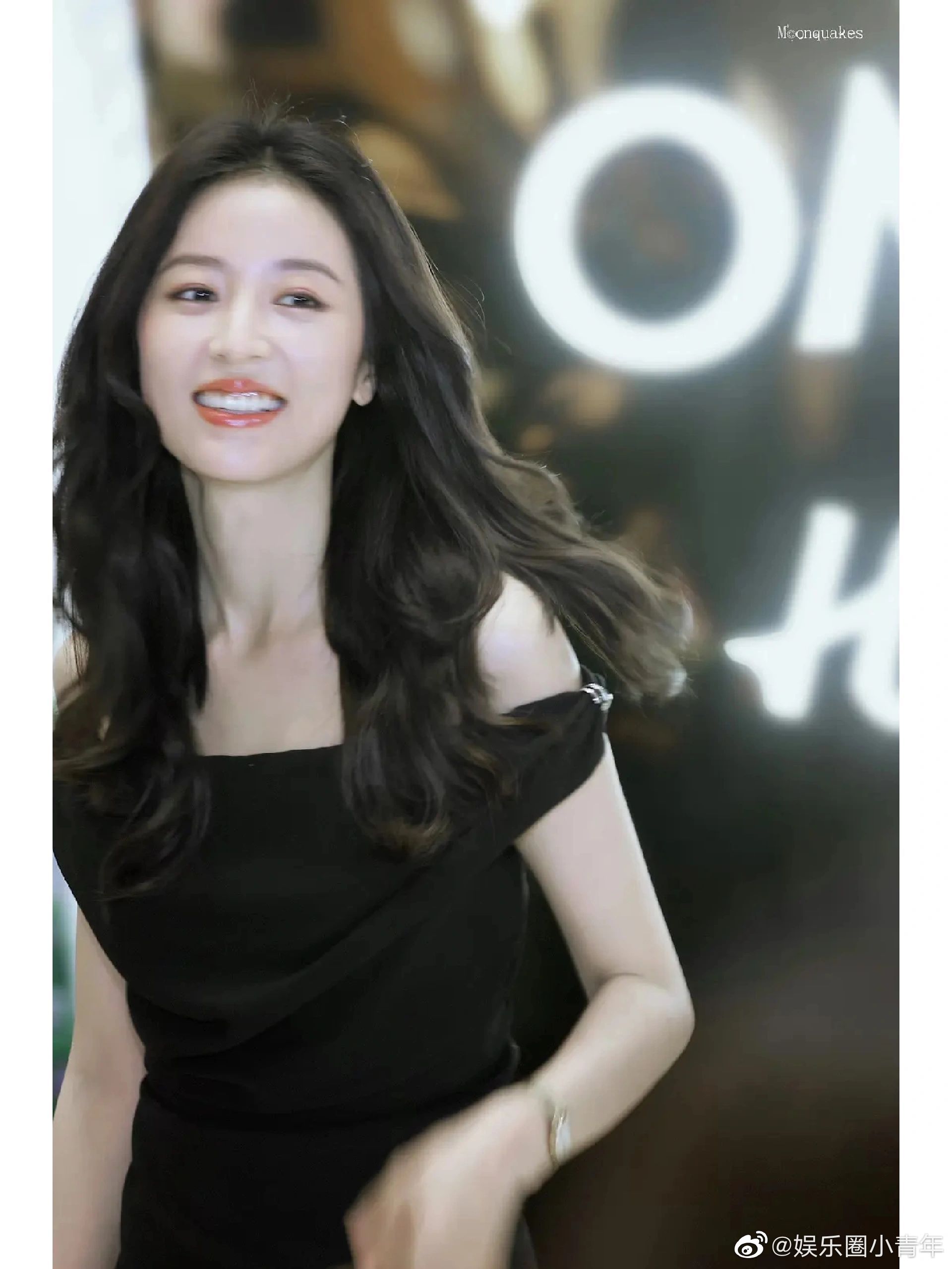 长发周雨彤，我命运般的女神！__财经头条