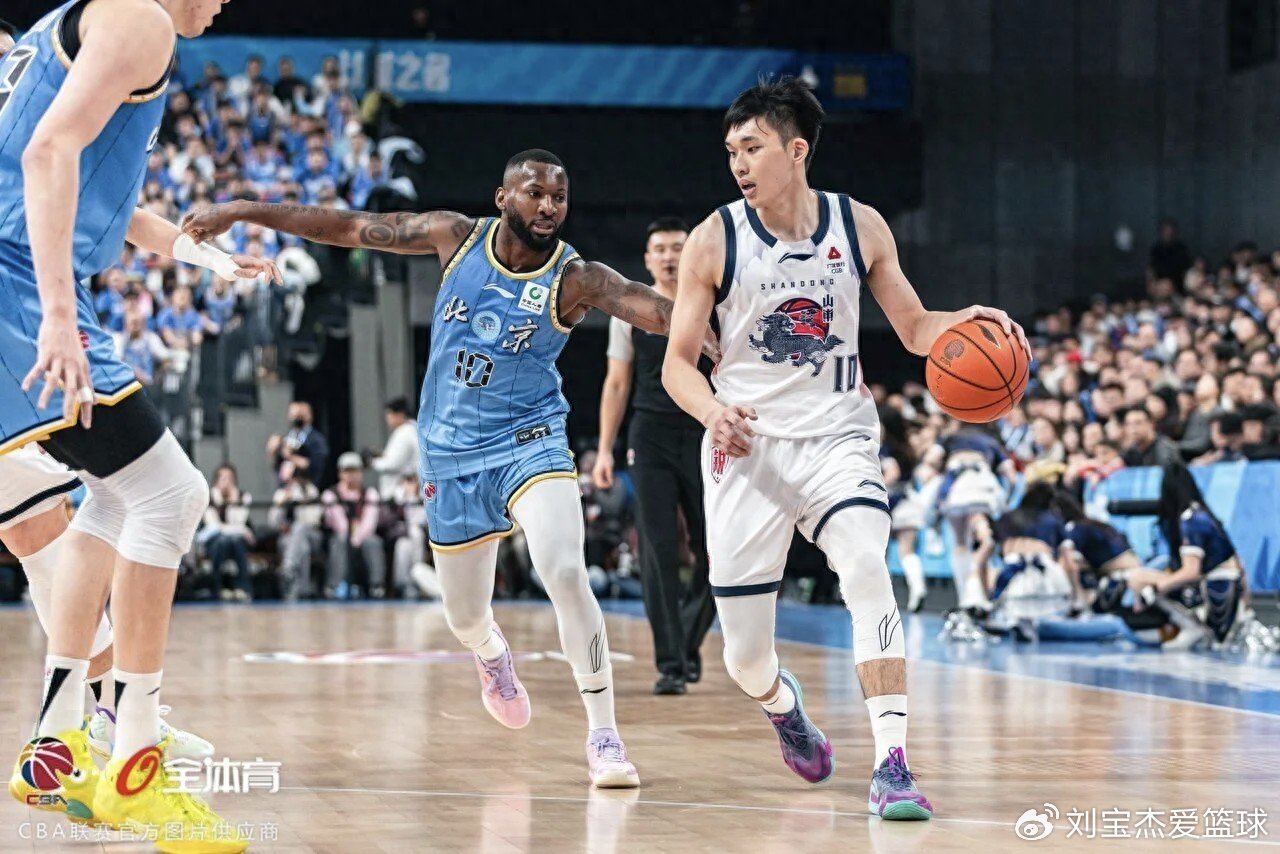 从替补到脊梁：谢智杰用一场绝杀战，定义CBA状元的成长分水岭|北京首钢|山东男篮|高诗岩|周琦|篮板_手机新浪网