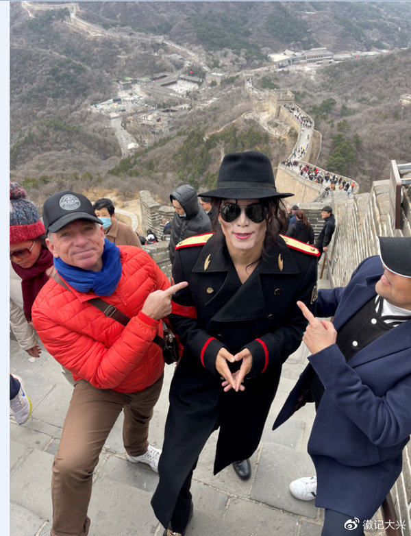 迈克尔杰克逊家族基金会授予中国王杰克逊全球传承大使