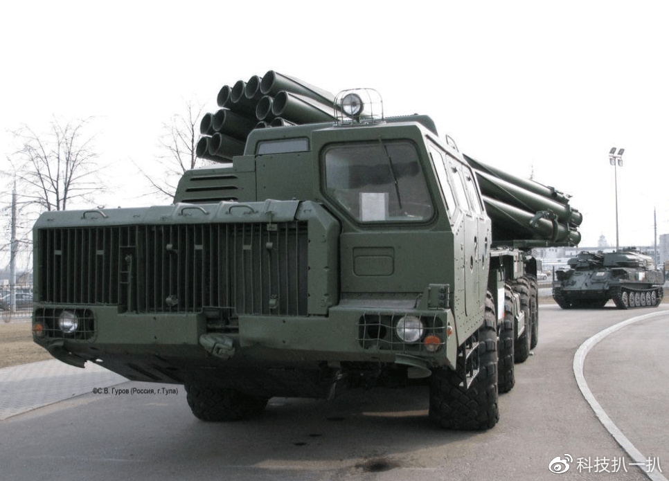 喀秋莎的继任者，俄罗斯顶级多管火箭炮，9A52-4式旋风多管火箭炮实力|多管火箭炮|火箭炮|旋风_新浪新闻