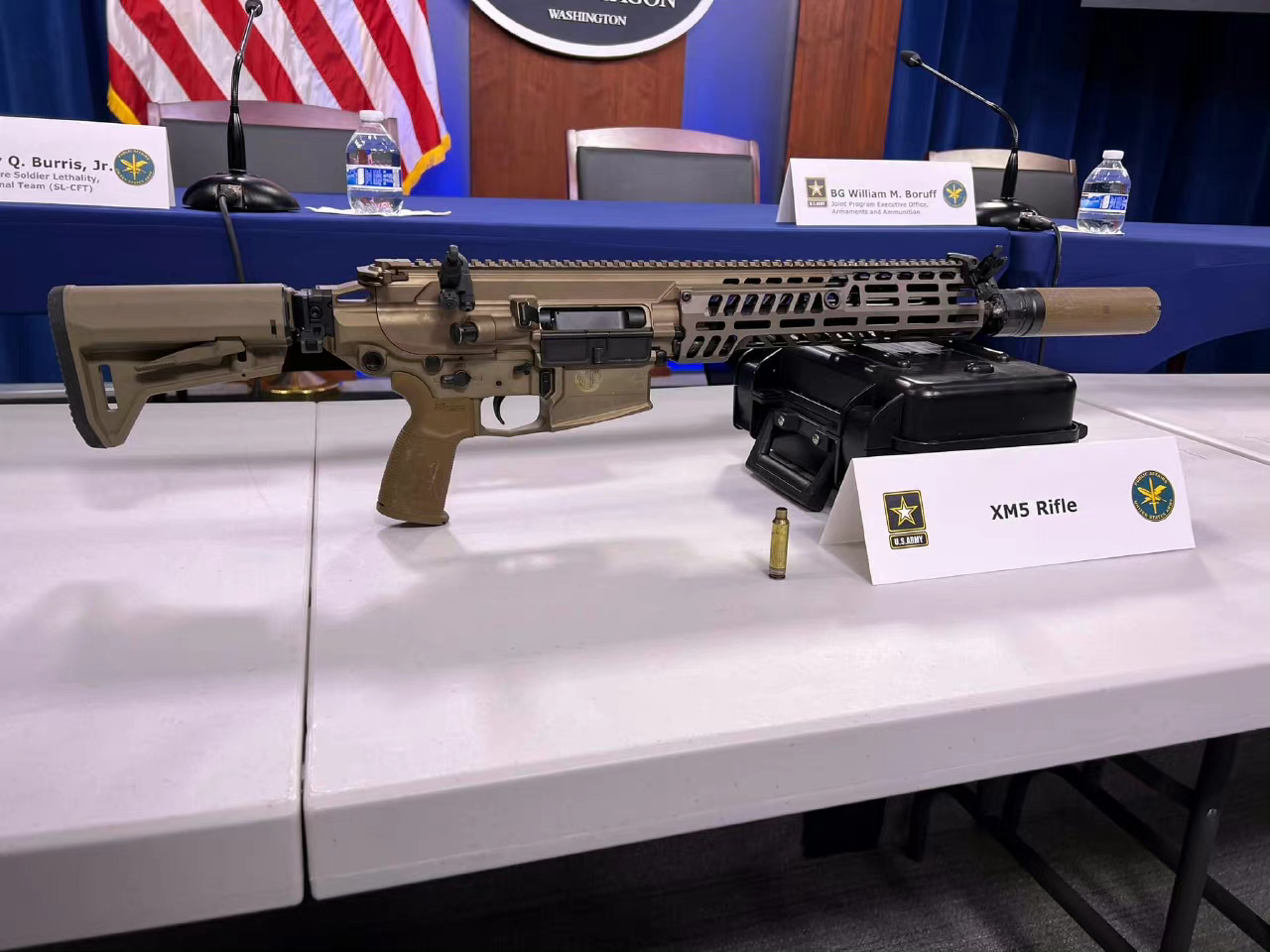 MD三等人将“下一代班组武器”（NGSW）的XM5步枪更名为XM7……