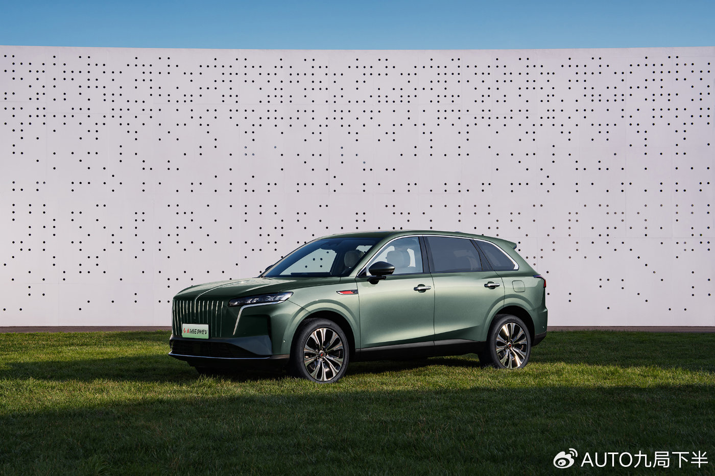 红旗HS6 PHEV迎线下首秀，携手歼-35A长春航空展C位出道！-新浪汽车