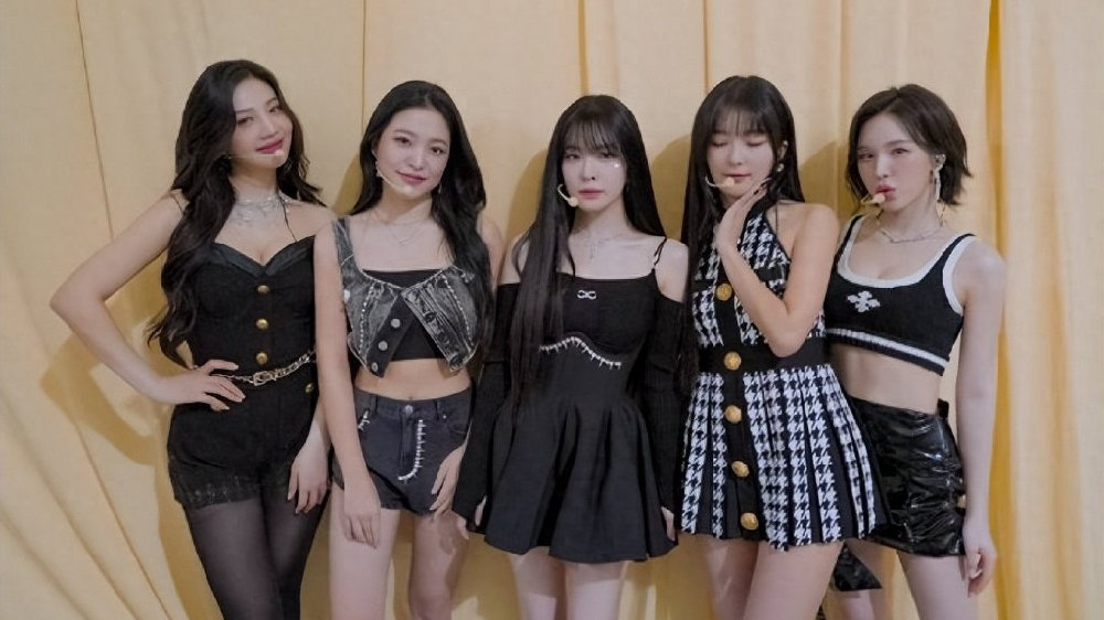 Red Velvet时隔六年回归，预告海报公开，新专依旧是“概念女王”|社交媒体|预告|海报_新浪新闻