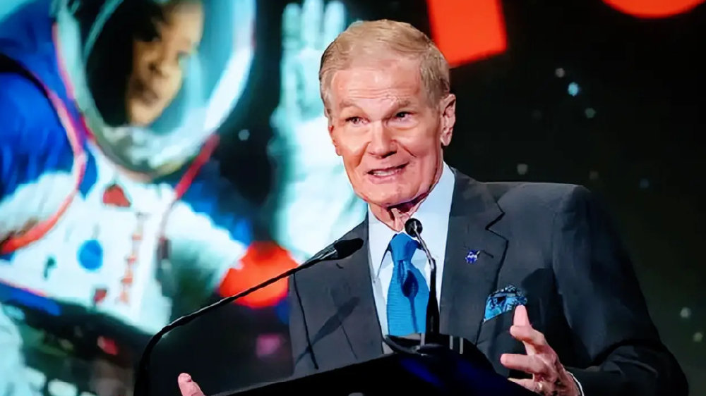 NASA局长：中国不可能赢！但美重返月球，还请鹊桥号帮忙，咋办？|鹊桥|月球|美国_新浪新闻