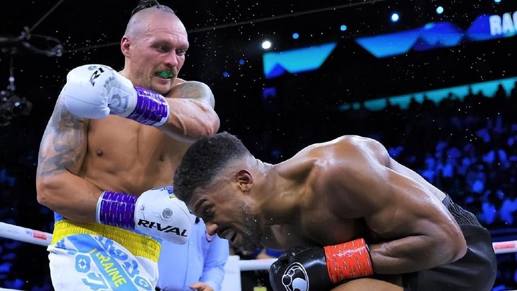 重量级世纪大战火爆落幕！约书亚惨遭两连败，乌西克继续全胜|约书亚|富里|大战_新浪新闻