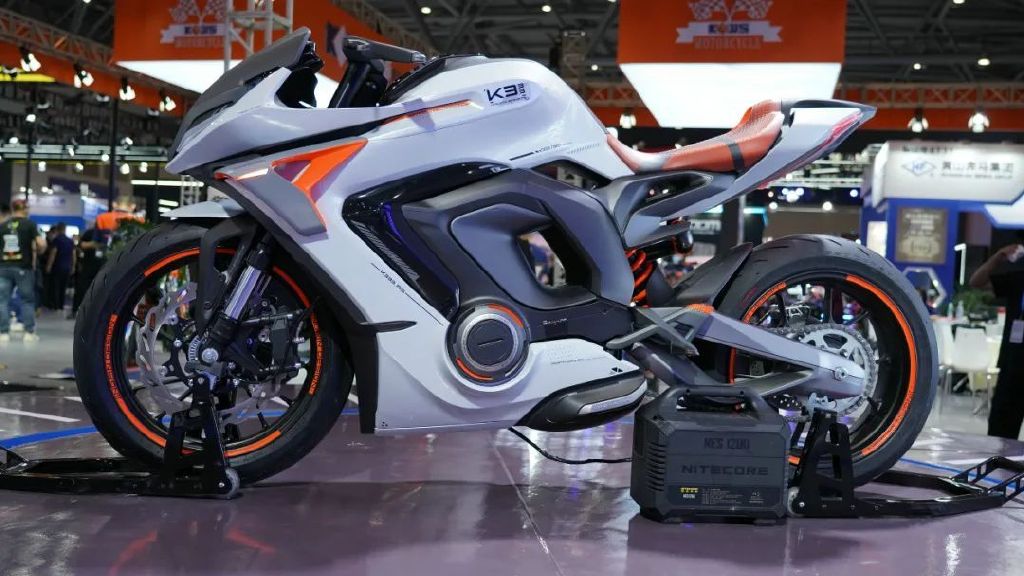 再一次用惊艳摩博会！杰迪K333现场实拍，国产最美轻易拿捏-新浪汽车