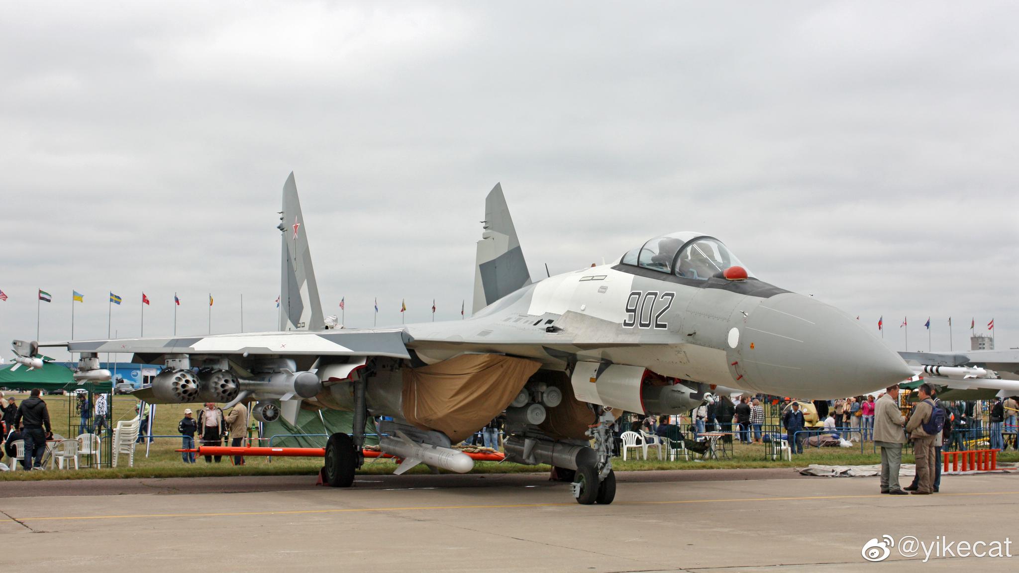 Sukhoi Su-35BM(Su-27M2)多用途歼击机T-10BM原型机