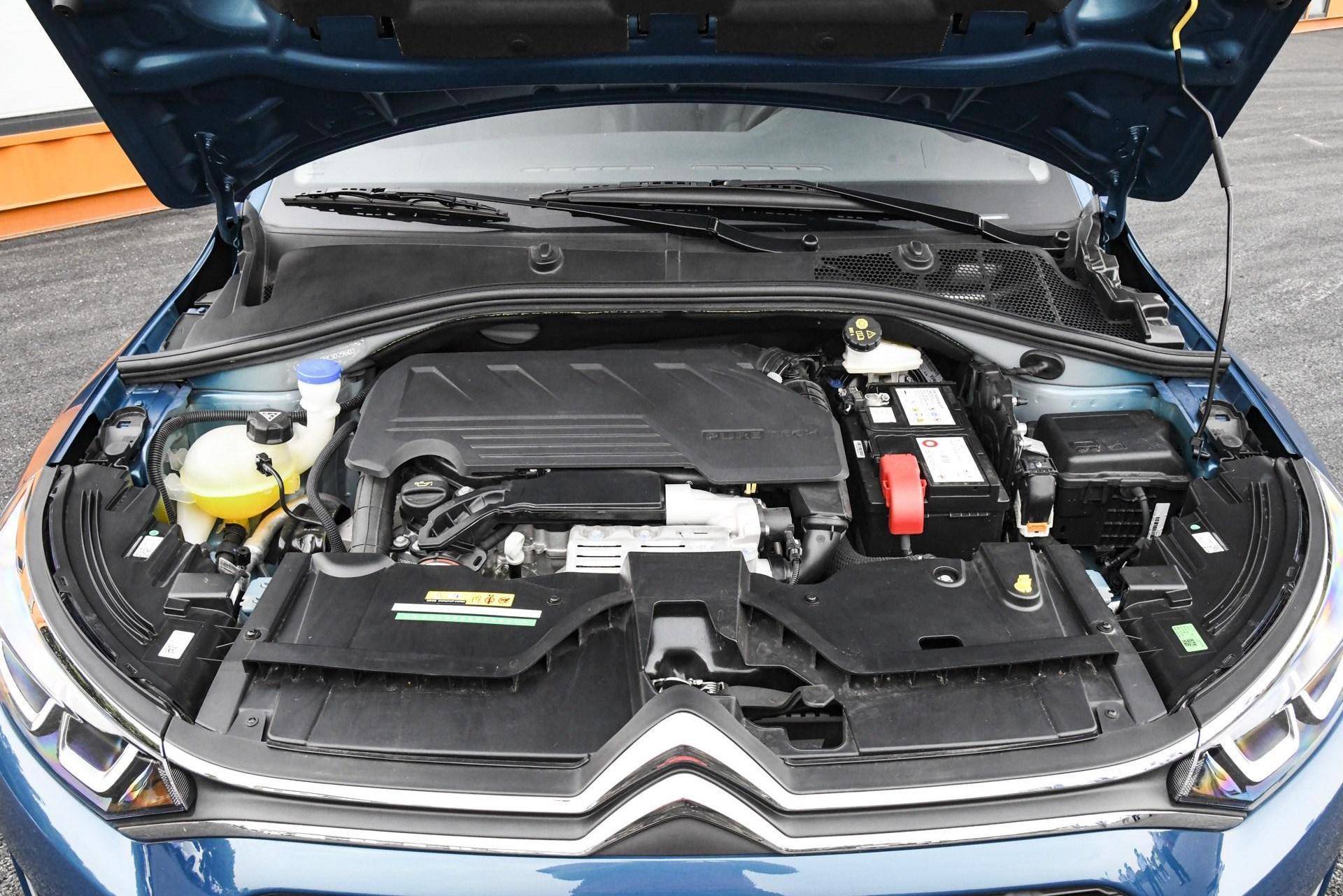 还能救一救？雪铁龙特供C3L，强烈的SUV跨界味道、1.2T+6速湿双-新浪汽车