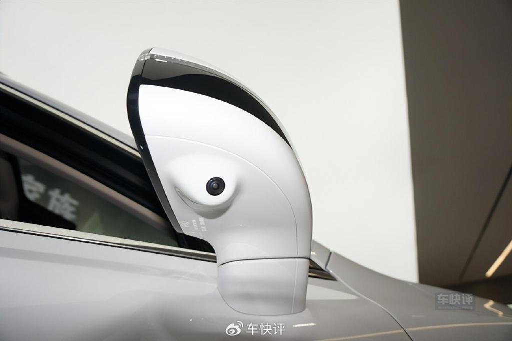 实拍荣威D7 EV：15万级家用纯电轿车的“全能选手”-新浪汽车