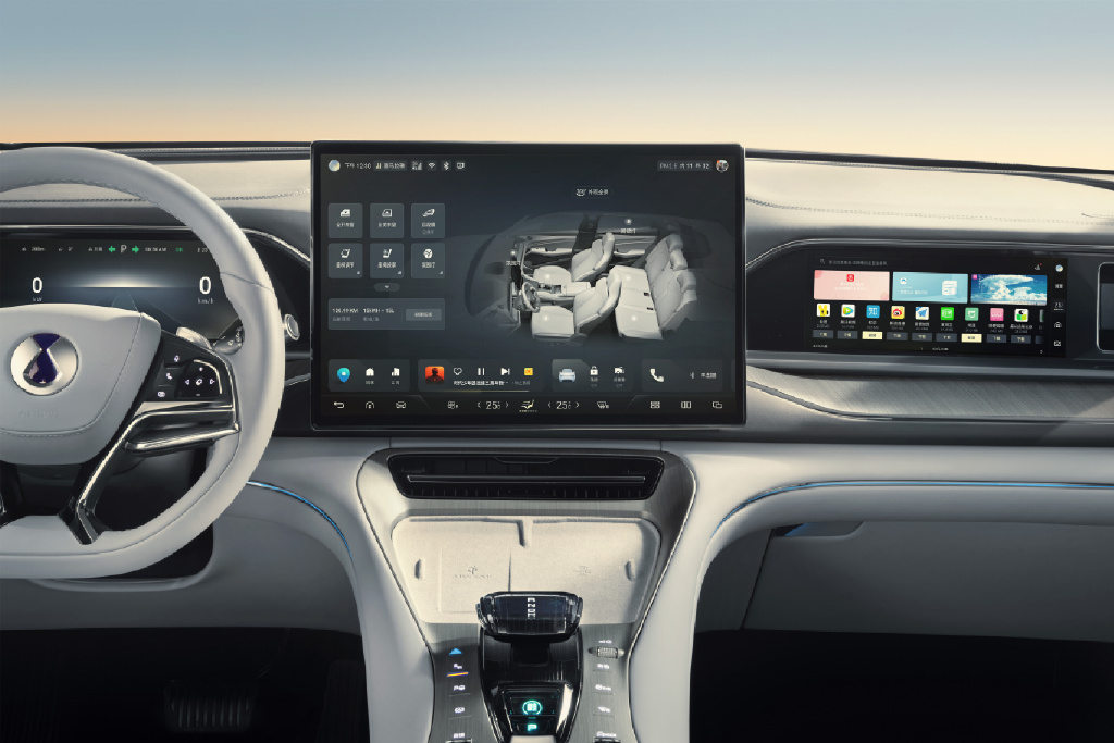打破感官边界 享你所想 腾势N7超感交互智慧座舱上海首秀__财经头条