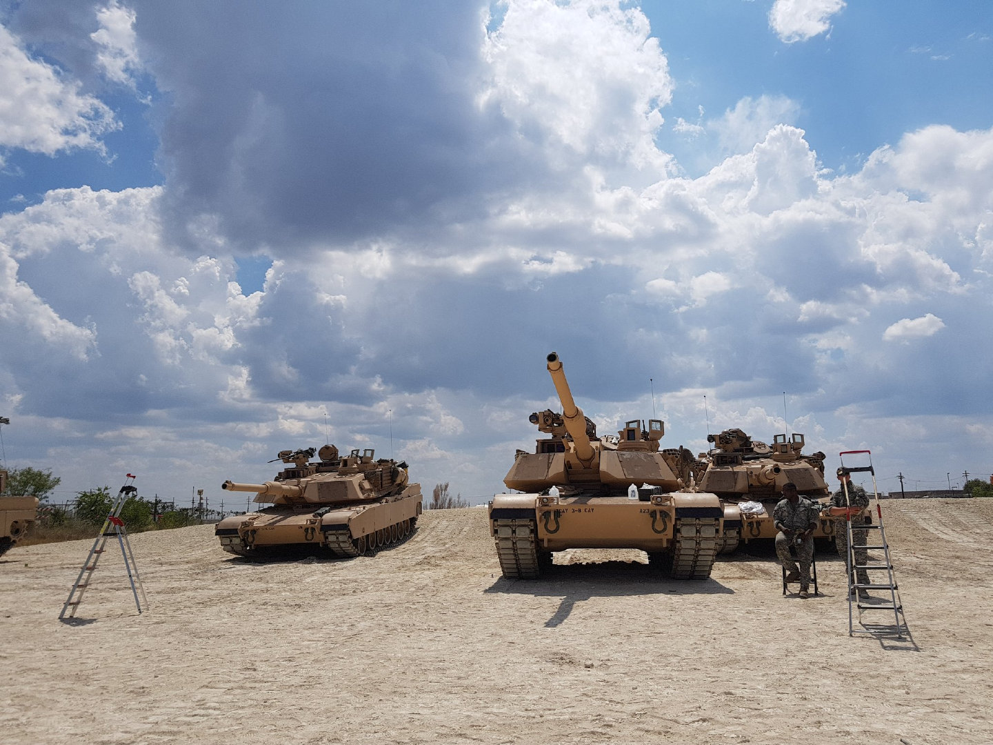 美国陆军第1骑兵师第3装甲旅(ABCT)的M1A2C (SEPv3)坦克首次进行实弹