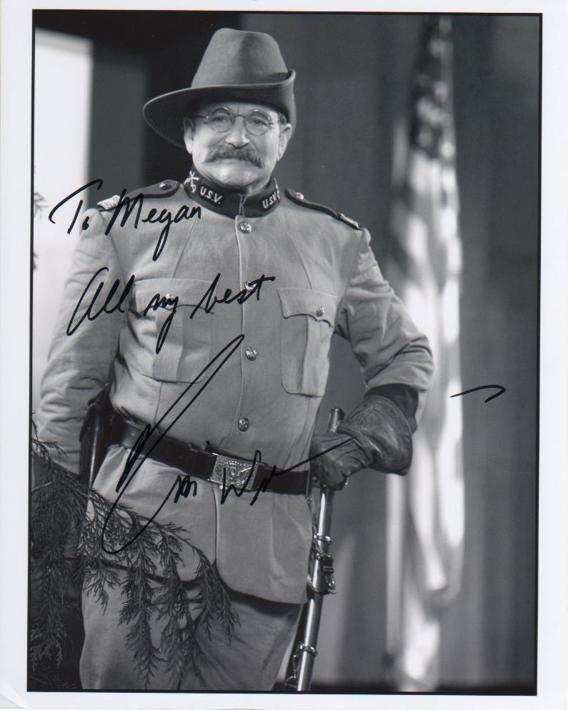 “我们读诗、写诗并不是因为它们好玩，而是因为我们是人类的一分子