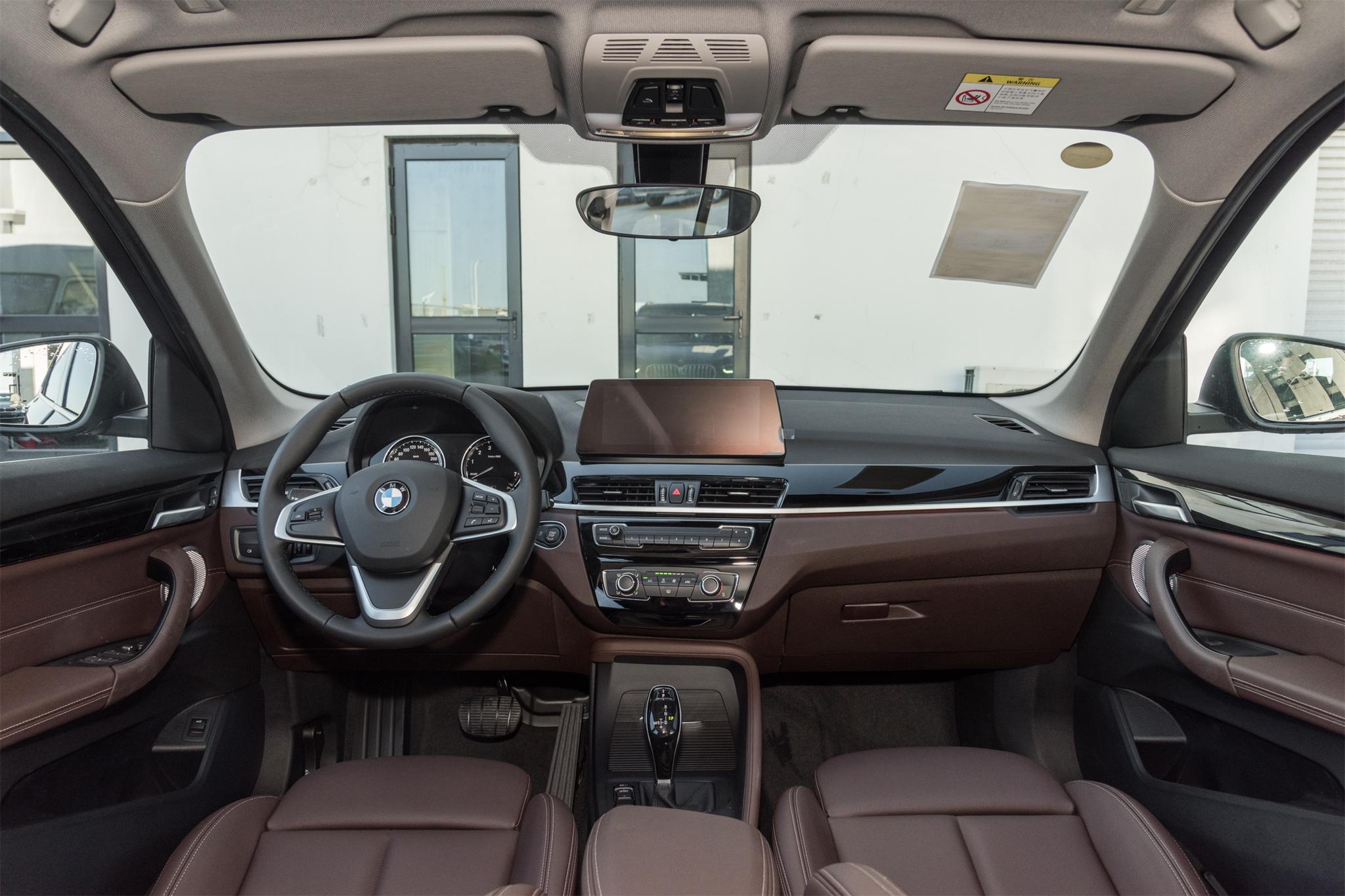 2021款宝马X1怎么样，2.0T+8AT，8.1秒破百-新浪汽车