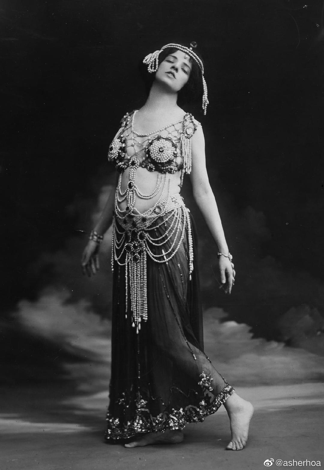 加拿大舞蹈演员Maud Allan（1873-1956）饰演的莎乐美……
