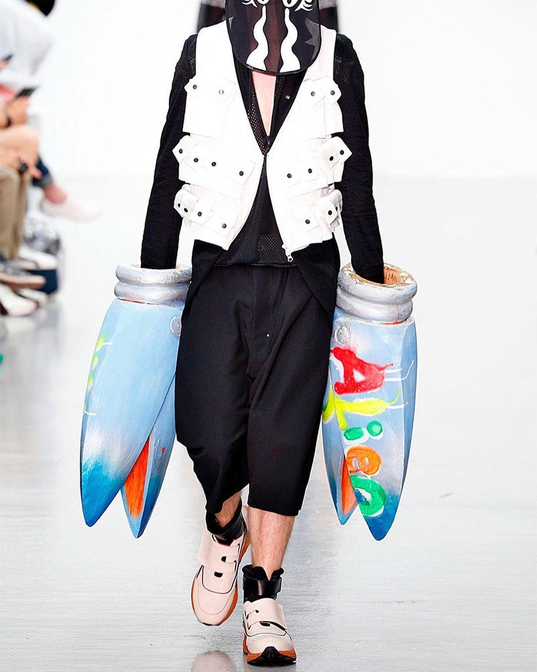 Sankuanz SS15秀场的一些Look，你更喜欢哪个时期？__财经头条