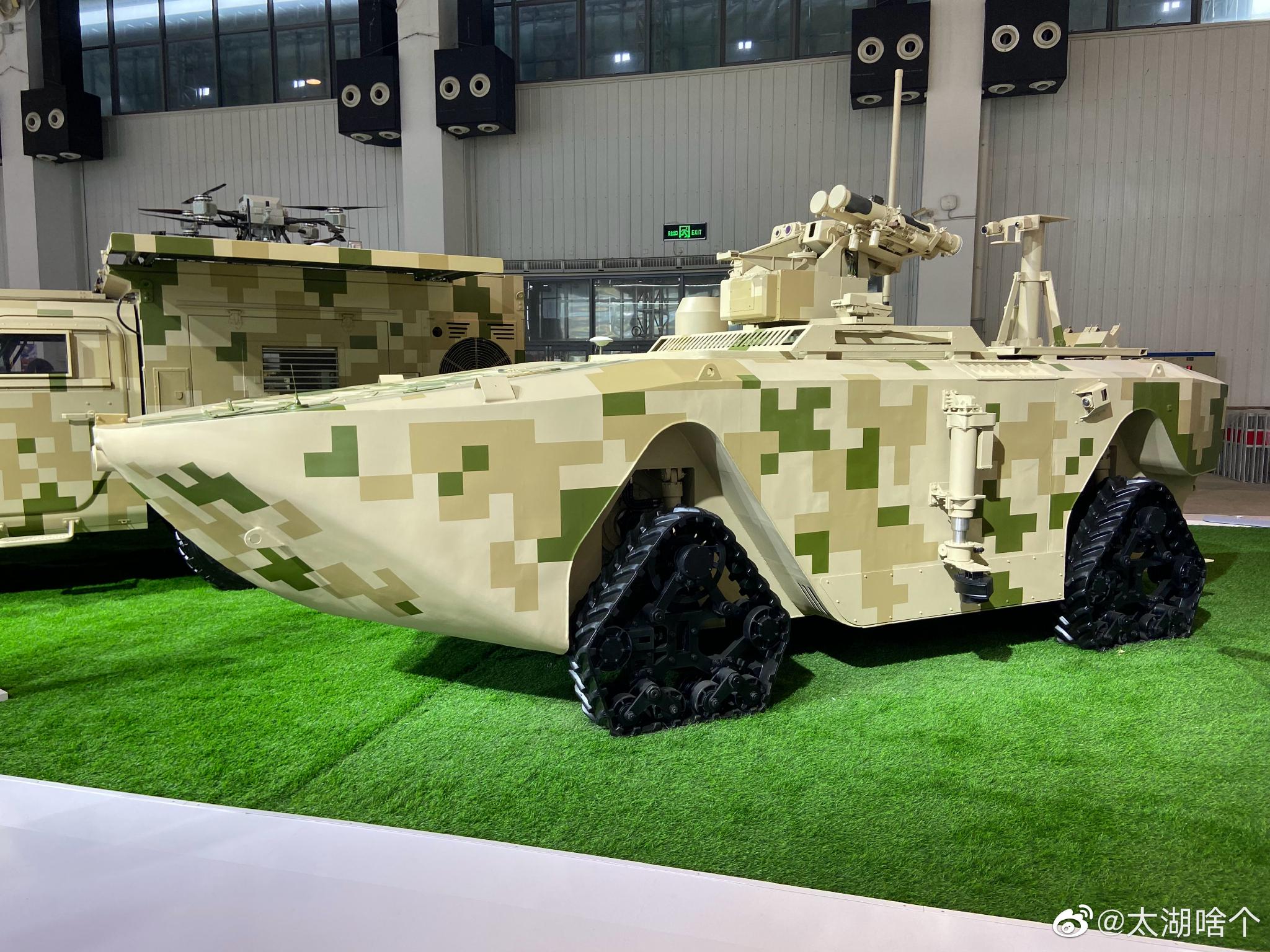 珠海航展有许多地面装备，都是我的知识盲区，只能看个热闹