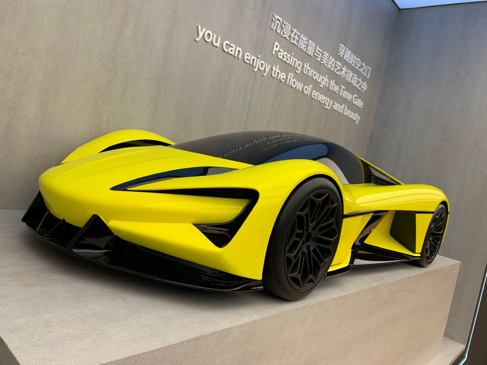 仰望U8和U9的设计草图，以及U9概念模型