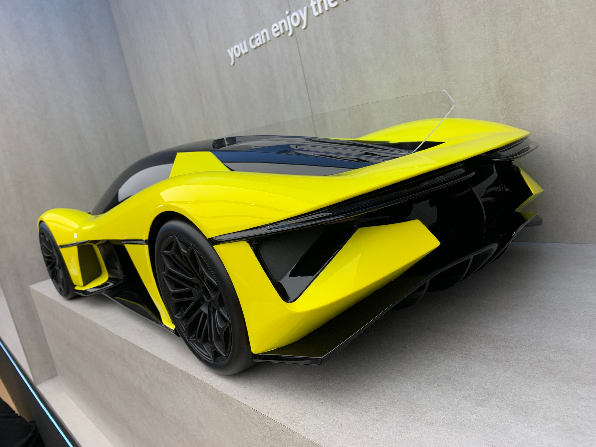 仰望U8和U9的设计草图，以及U9概念模型