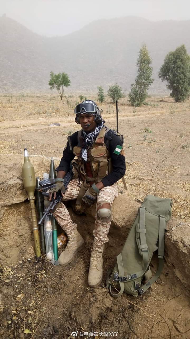 尼日利亚士兵使用的OG-7VE高爆反人员杀伤弹