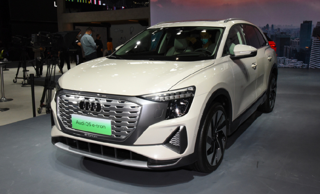 门槛直降5万8，不到30万的奥迪Q5-etron，为何还是费力不讨好？-新浪汽车