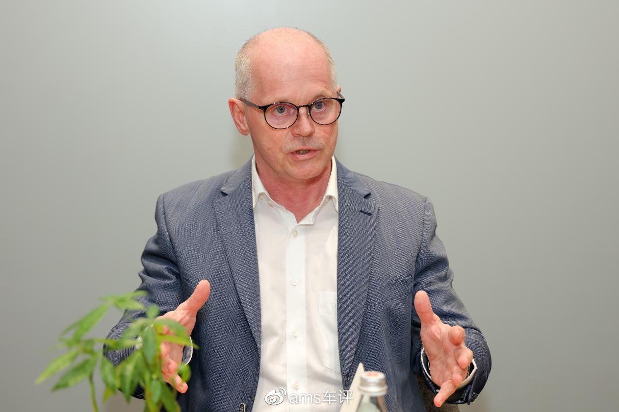 解读梅赛德斯-奔驰电动化研发方面技术优势有哪些？-新浪汽车