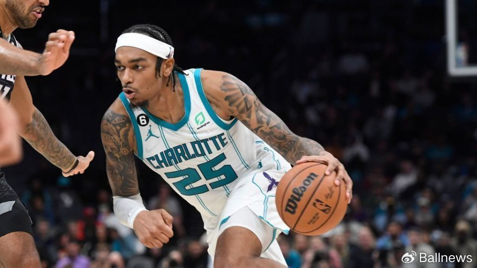 黄蜂3年4800万续约华盛顿 他是该队队史首位场均进俩3分1盖帽球员|华盛顿|黄蜂队|前锋_新浪新闻