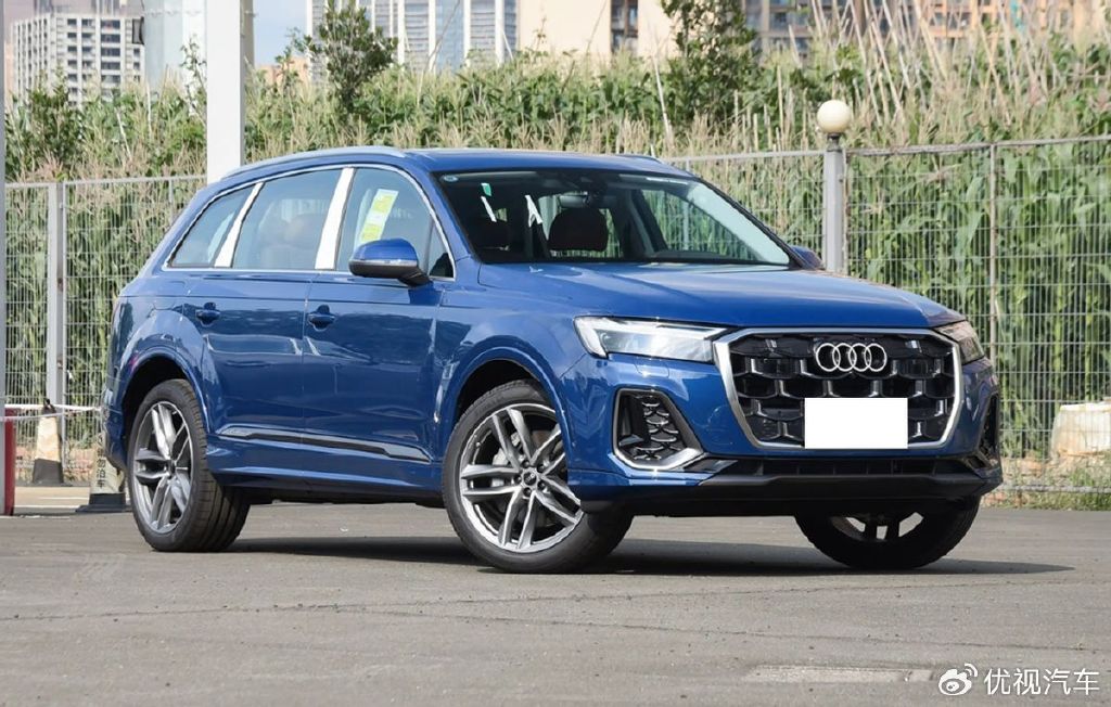 换装眯眯眼大灯！新一代奥迪Q7曝光，想买的都准备抄底现款？-新浪汽车
