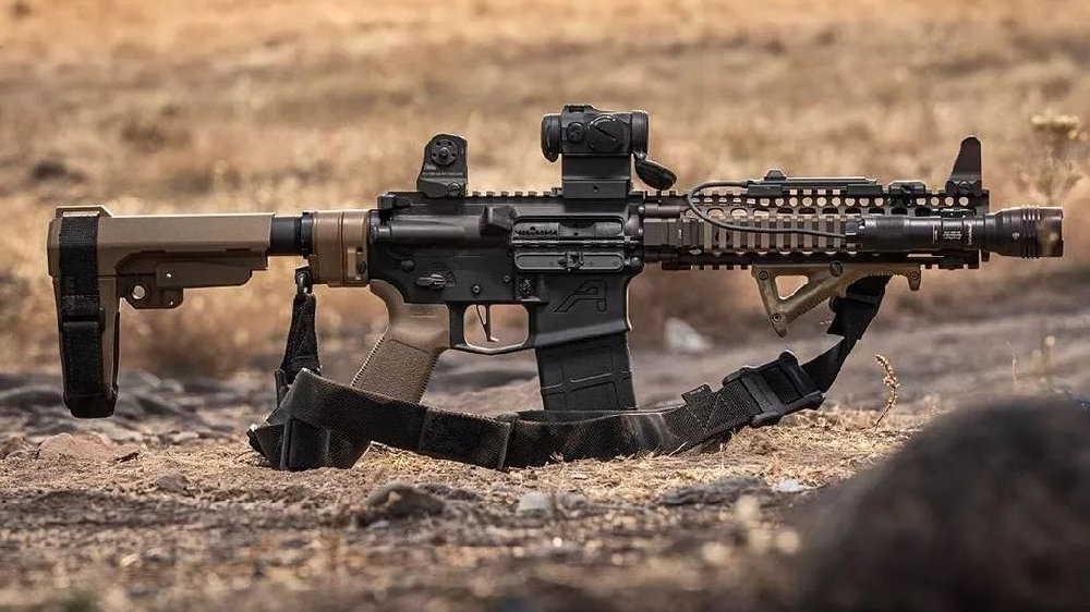 【近乎于完美的拼装AR】搭载了Aero Precision公司配件的枪械美图|枪械美图_新浪新闻