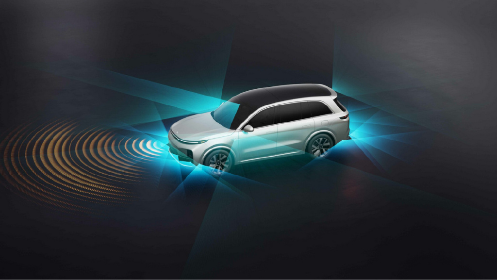 智己LS7来袭，将和蔚来ES8、理想L8、小鹏G9展开对决｜动察__财经头条