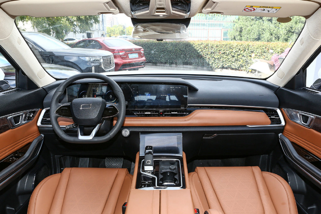 一汽奔腾新款T99上市 全新产品品牌标识/售13.49万起-新浪汽车