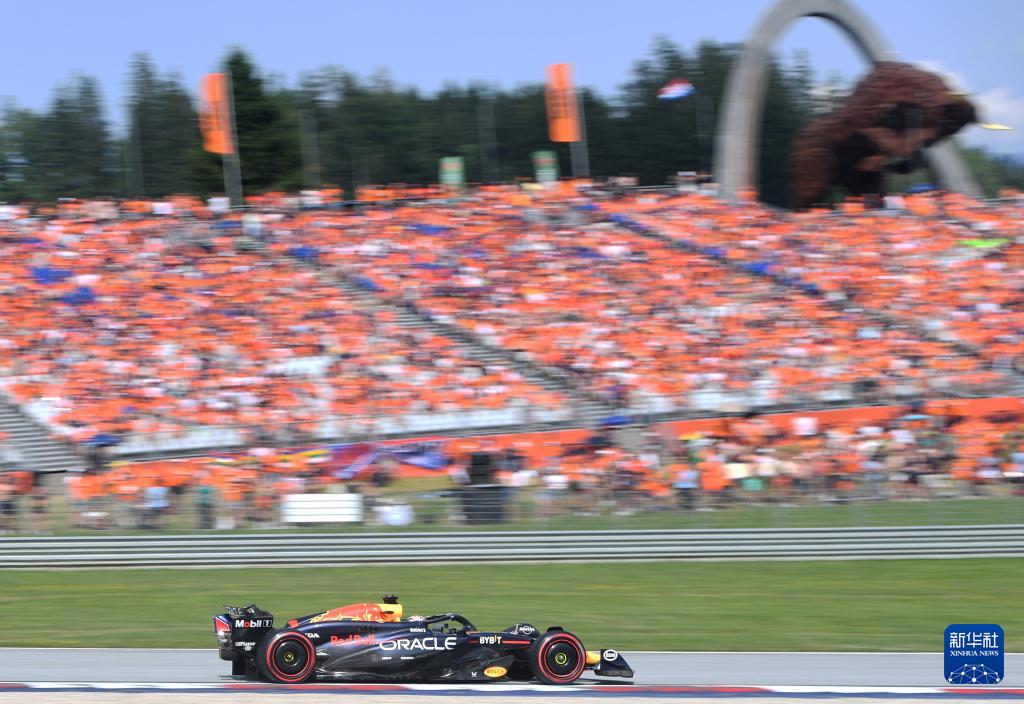 赛车——F1奥地利大奖赛排位赛赛况|维斯塔|驾驶|贺灿铃摄_新浪新闻