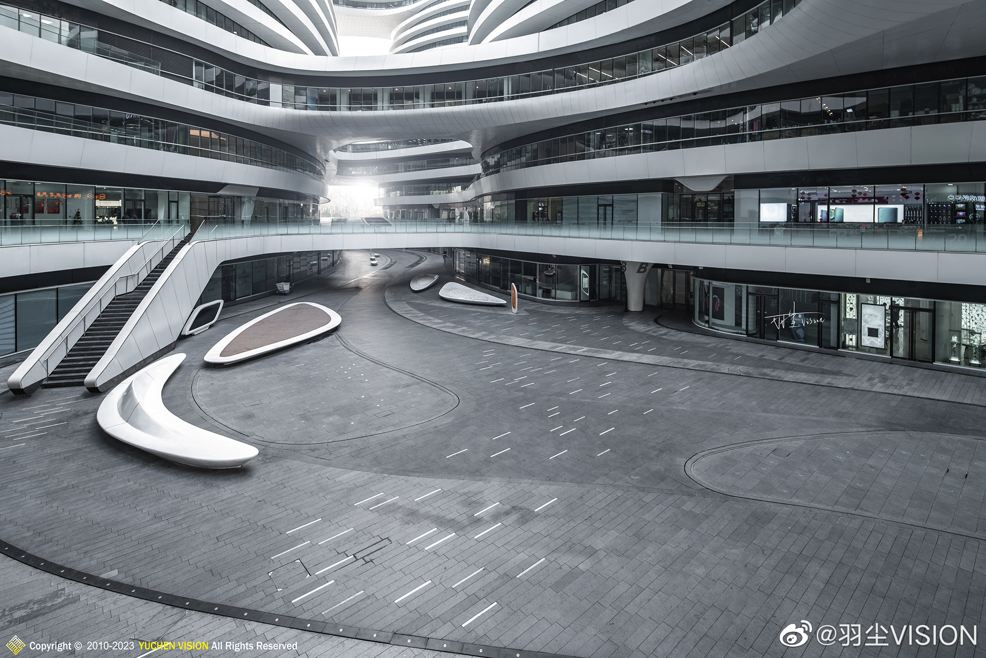 银河SOHO也是扎哈在中国比较有名的作品之一……__财经头条