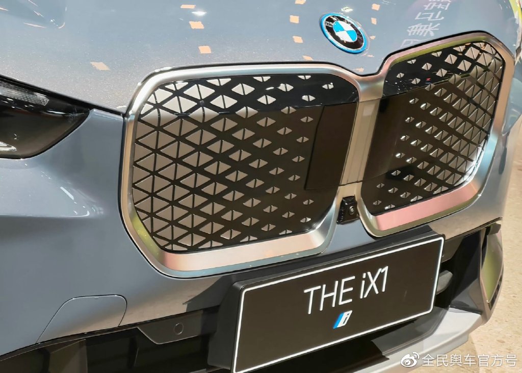 聚焦2023上海车展：宝马iX1首发亮相，空间堪比X5L？你会购入吗-新浪汽车