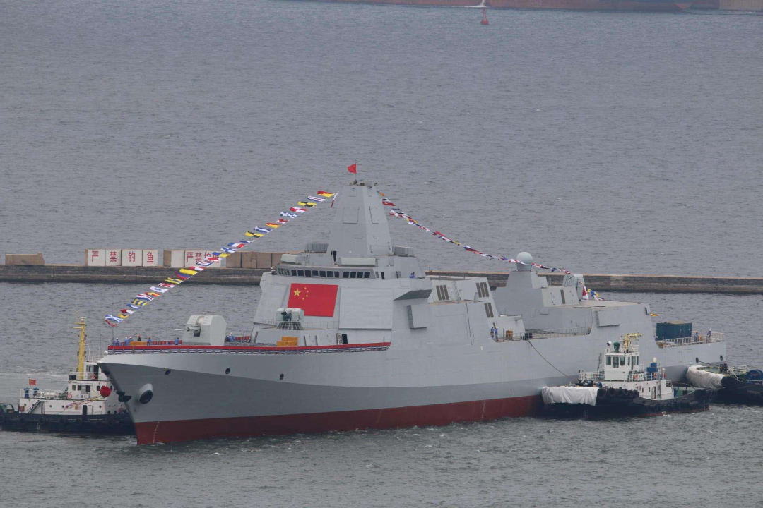 055大驱只装备一门主炮，可别小瞧人，一炮可顶一个陆军重炮营|火炮|炮弹|主炮_新浪新闻