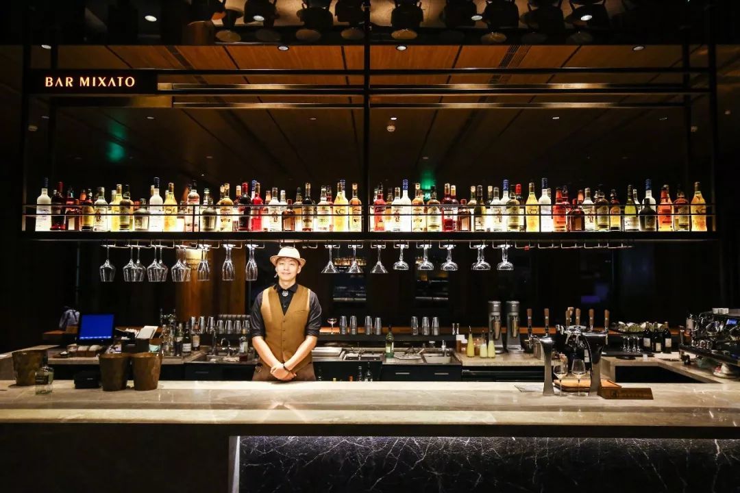 星巴克跨界变酒咖吧|咖啡馆|星巴克|咖啡_新浪新闻