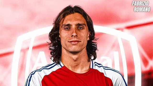 阿森纳首签来了 意大利后卫 总价4500万欧 税后年薪400万欧 签5年|阿森纳|菲奥里|后卫_新浪新闻