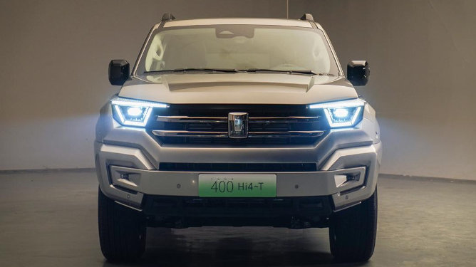 实拍坦克400 Hi4-T：机甲风+插混 硬派越野新选择-新浪汽车