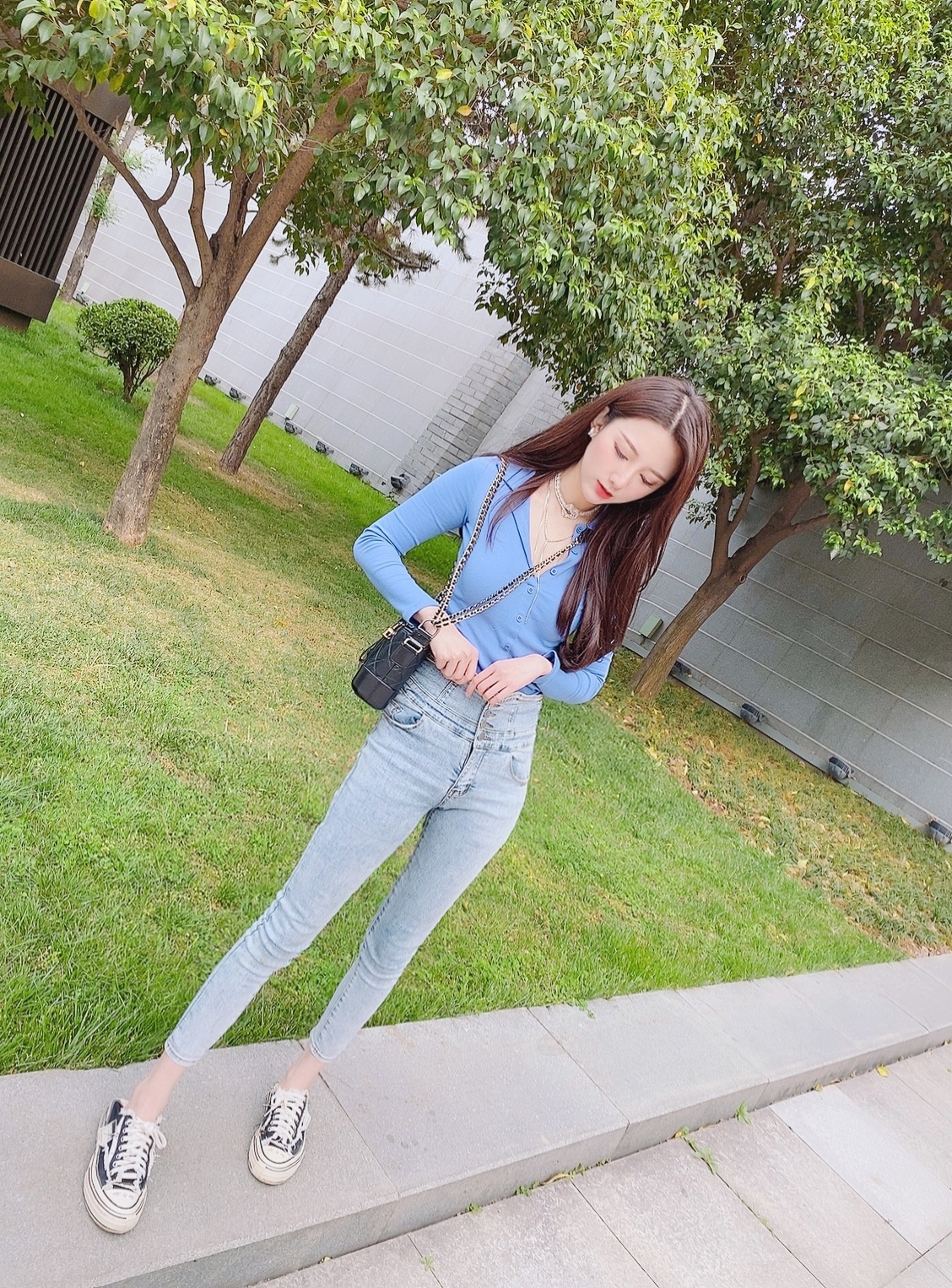 身高176 体重50kg 一名职业的车模小姐姐