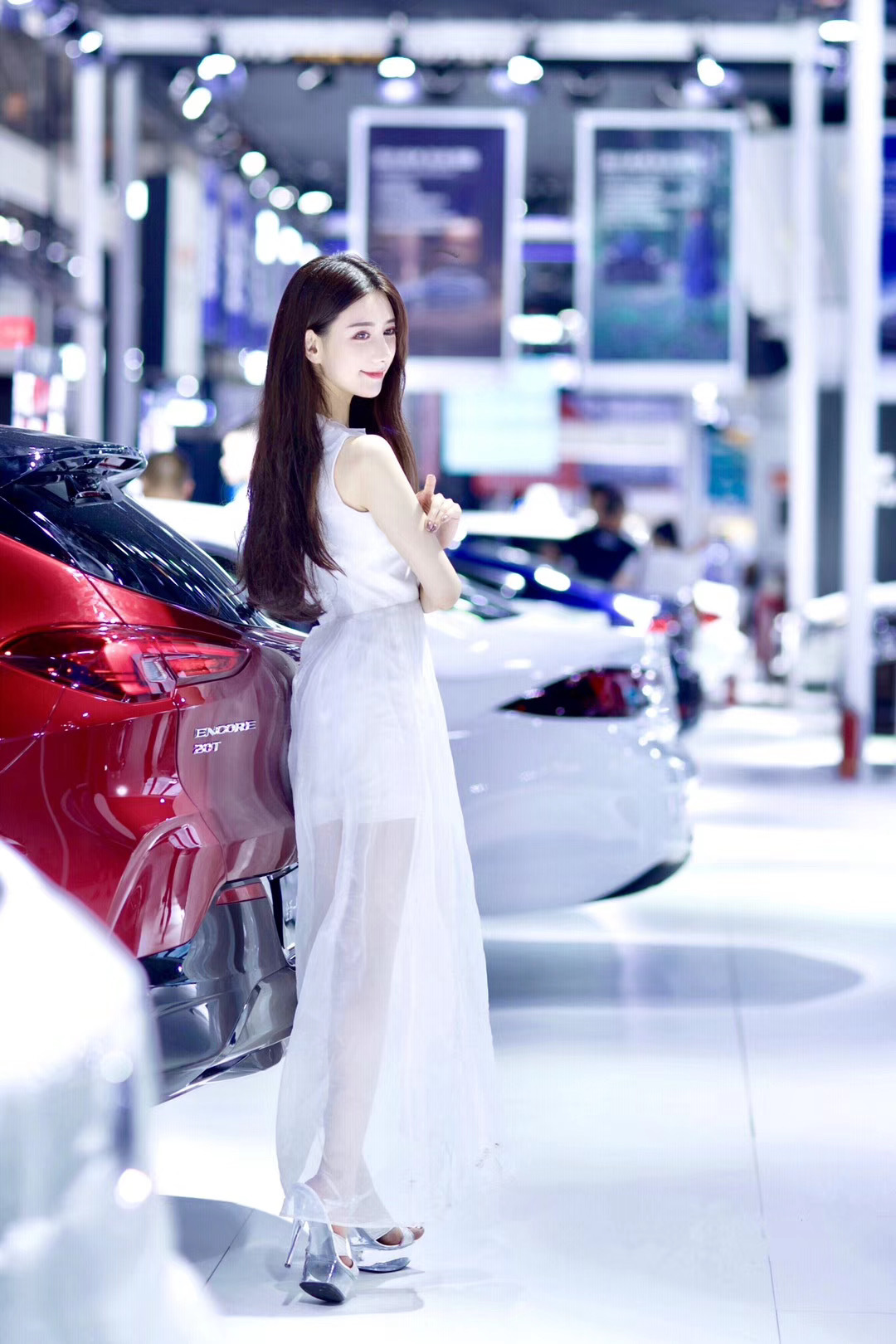 身高176 体重50kg 一名职业的车模小姐姐