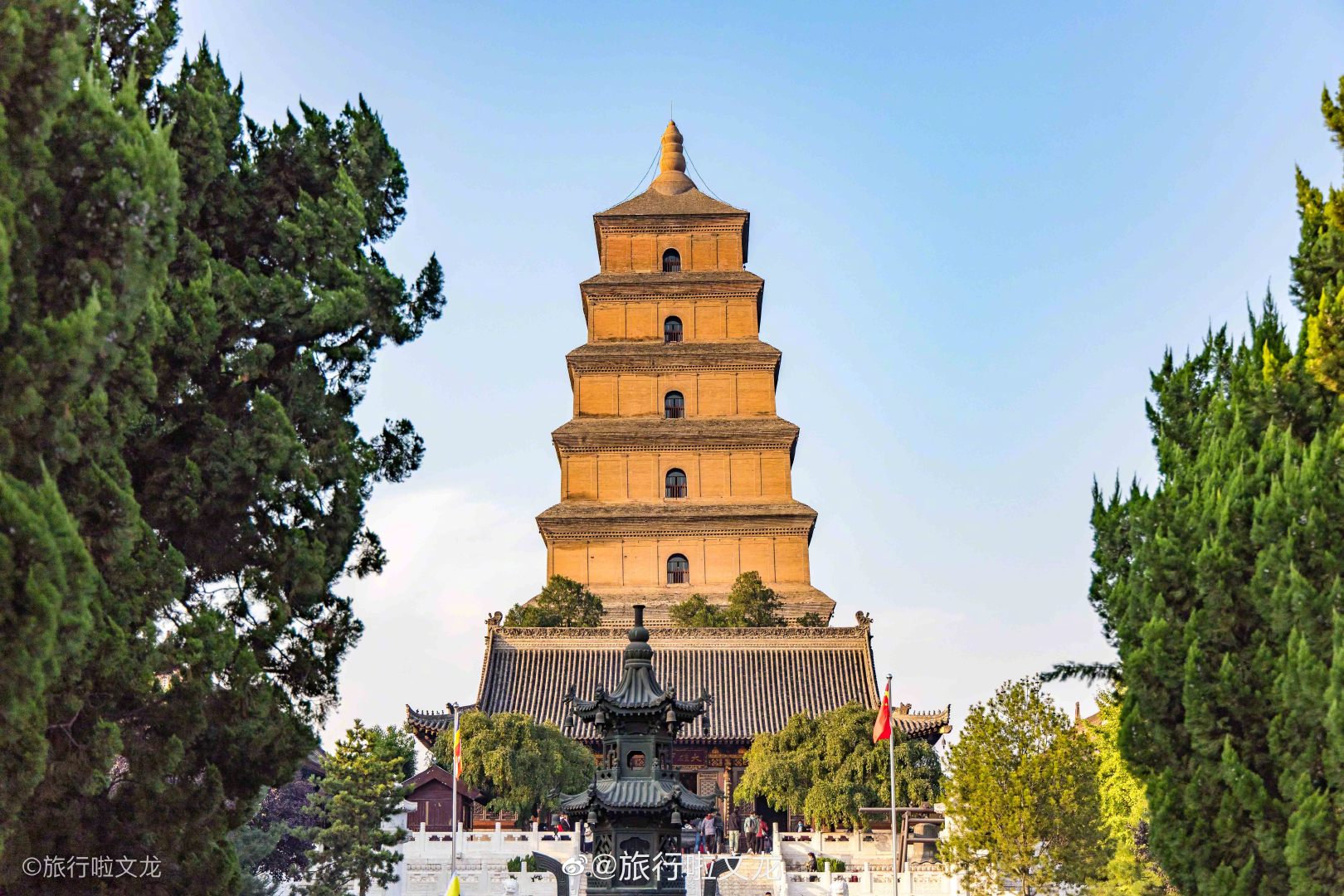 大雁塔如今依旧是西安旅游最热门的景点和西安旅游标志之一