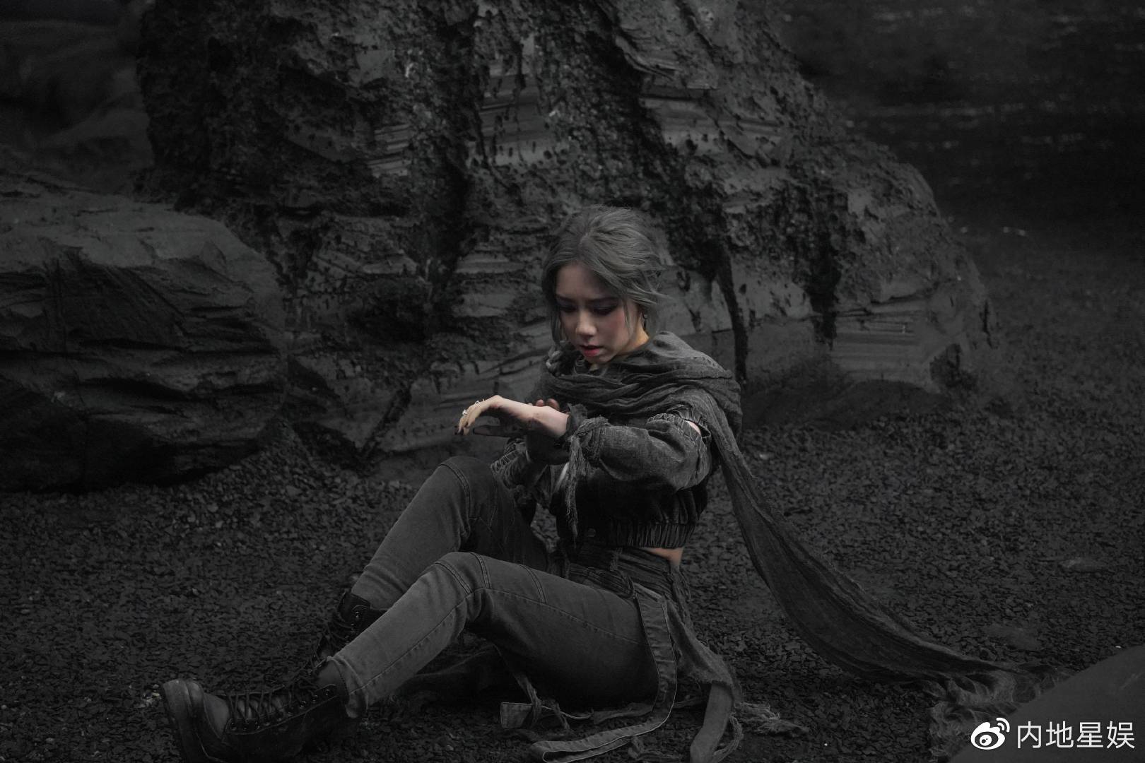 G.E.M.邓紫棋新专辑《启示录》发布终极预告 打造元宇宙世界|邓紫棋|废土|乐土_新浪新闻