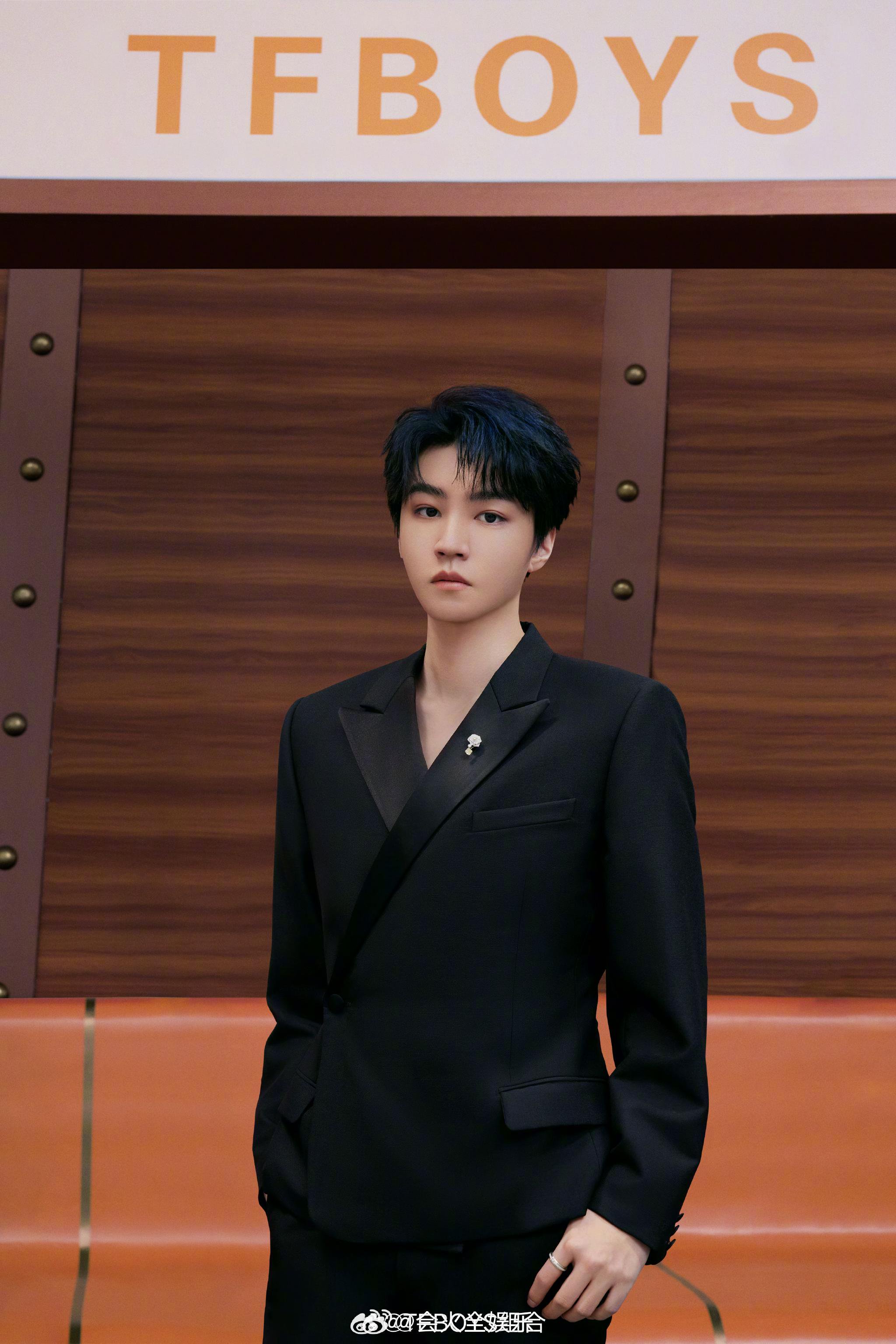 TFBOYS十周年演唱会主视觉海报公开……|TFBOYS|演唱会|海报_新浪新闻