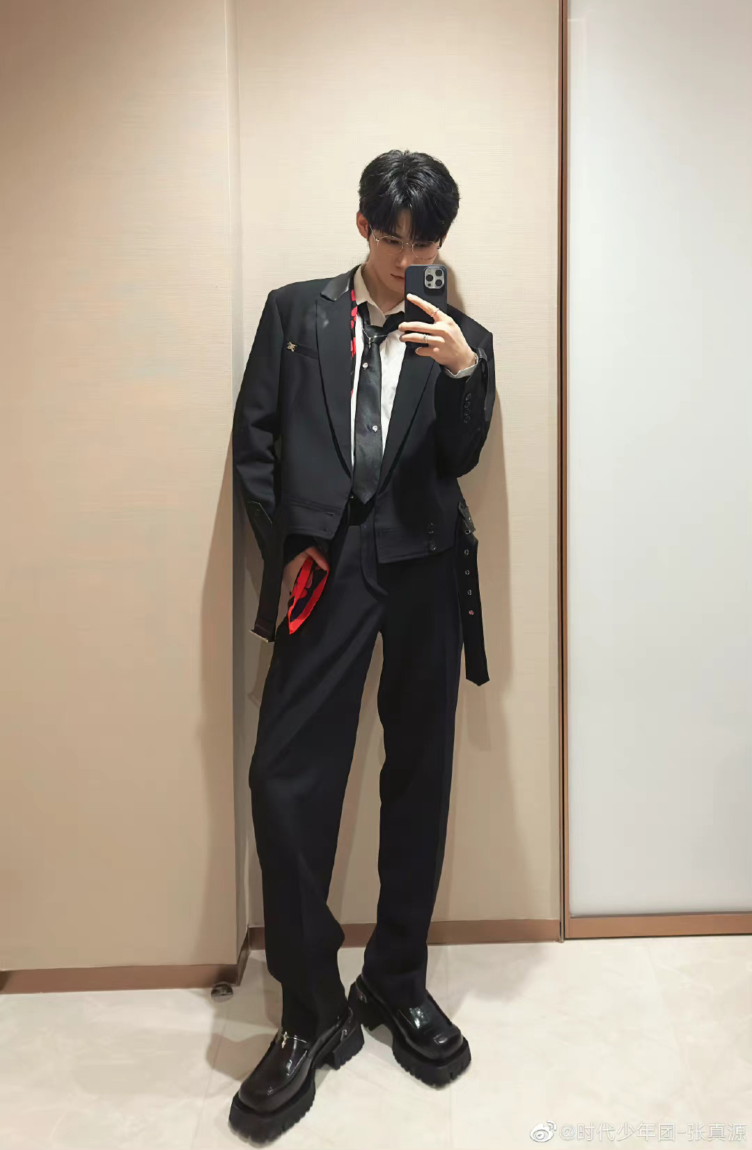 张真源 《错位时空(五四版)》 播放量破百万！__财经头条