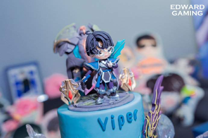 EDG分享Viper朴到贤生日返图！__财经头条