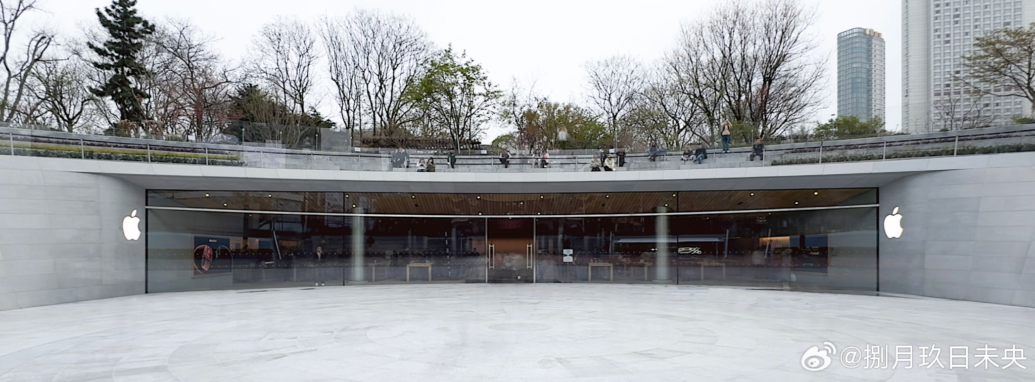 Apple 静安 iPhone 15 Pro Max 📍 上海|静安|上海_新浪新闻