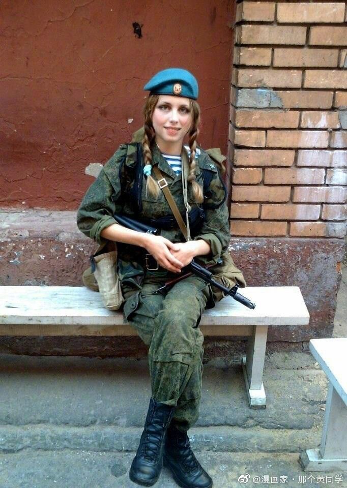 俄知名美女伞兵：尤利娅·哈拉莫娃（Yulia Kharlamova）……__财经头条