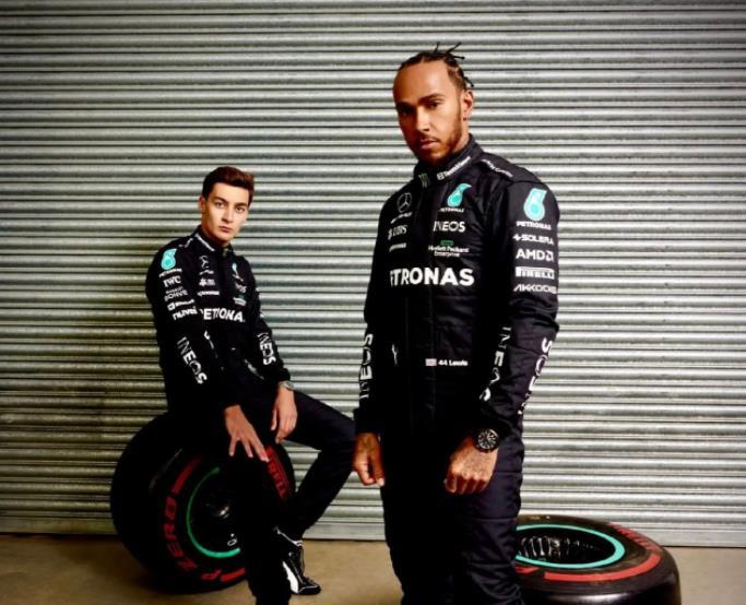 不着急续约！梅奔车队态度模糊，新赛季或将是汉密尔顿的最后机会|沃尔夫|汉密尔顿|车队_新浪新闻